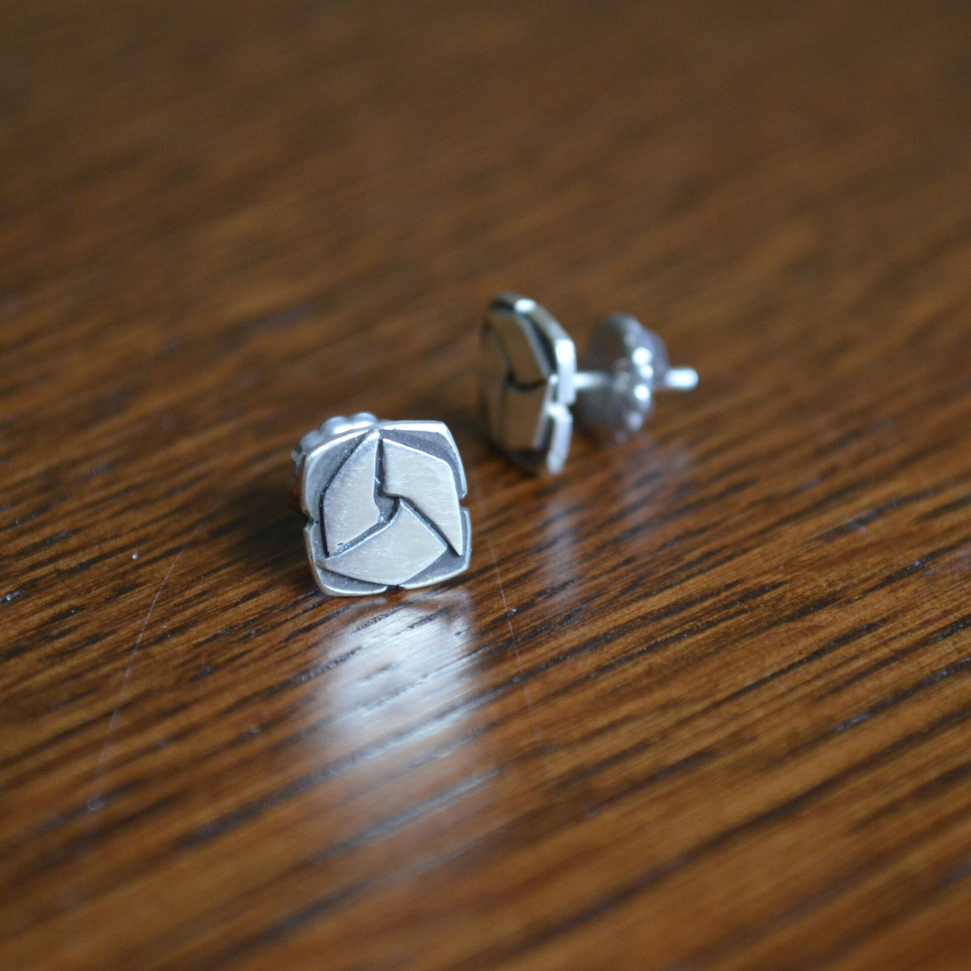 Sterling Silver Craftsman Rose Earrings – Stickley Museum